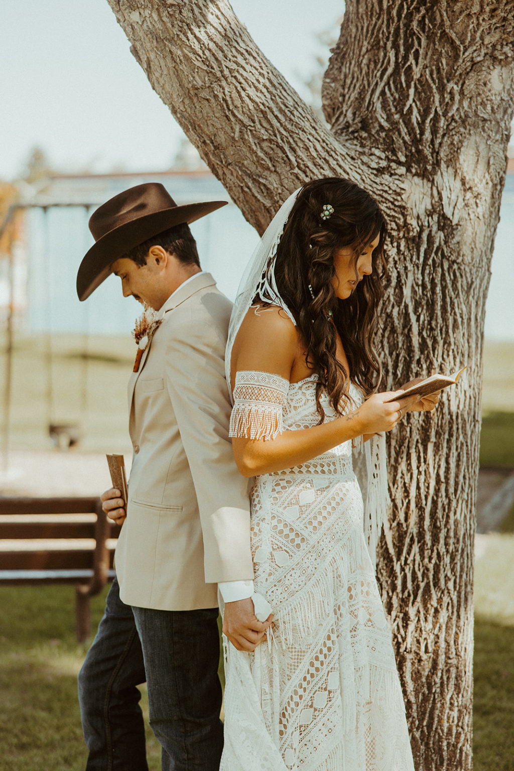 Bohemian Western Wedding In Montana - tawneebreephoto.com