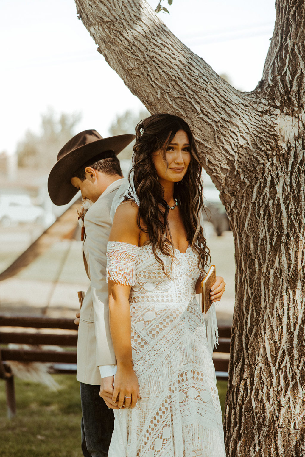 Bohemian Western Wedding In Montana - tawneebreephoto.com