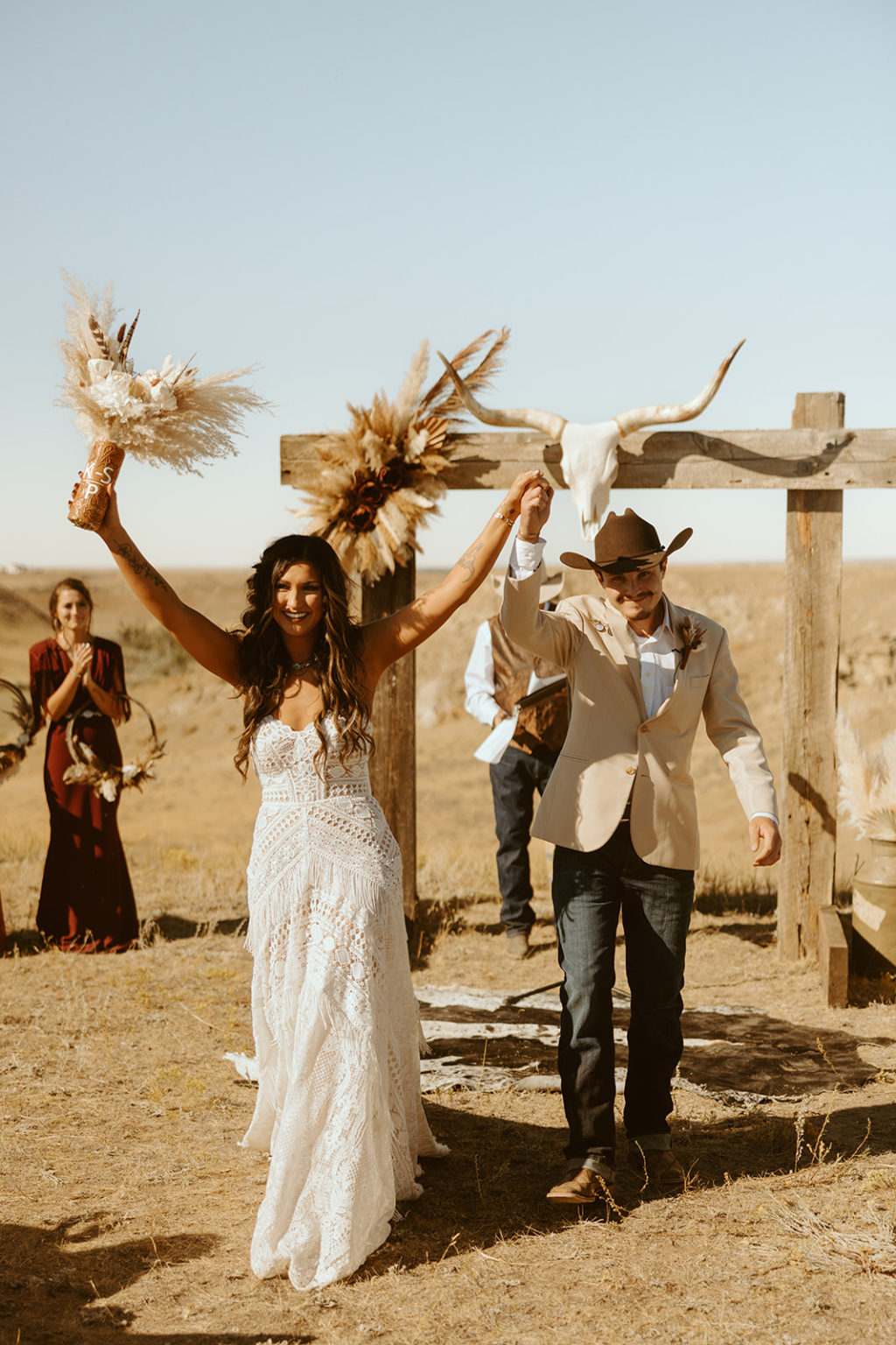 Bohemian Western Wedding In Montana - tawneebreephoto.com