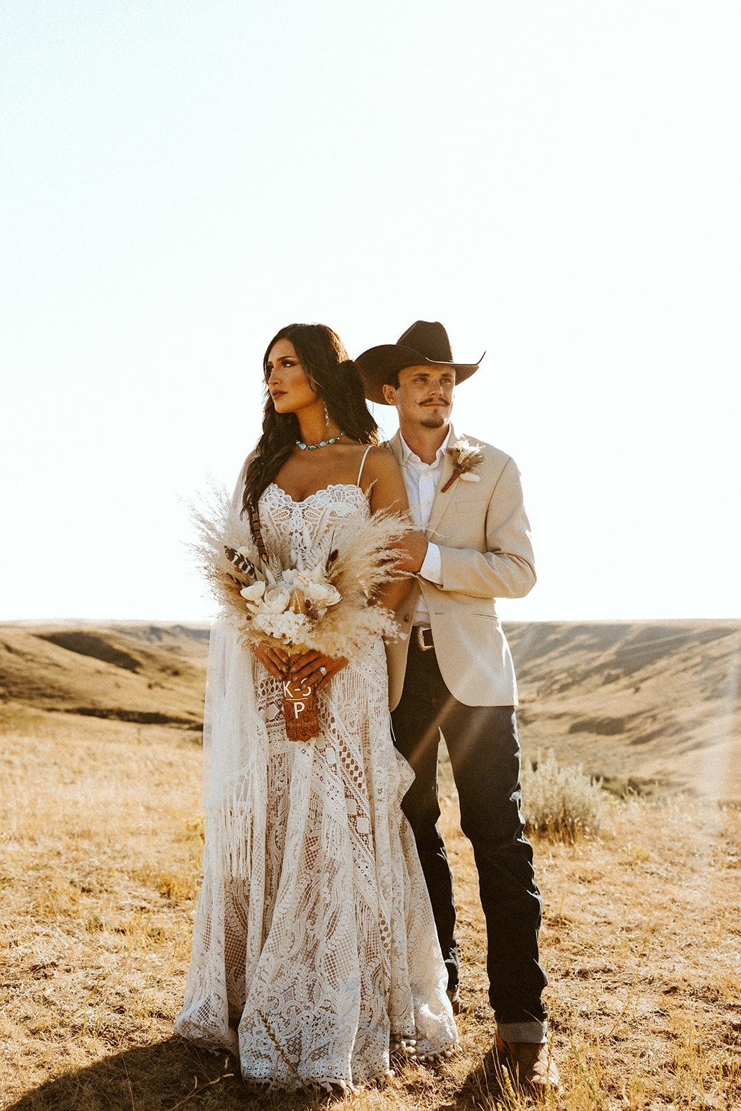 Bohemian Western Wedding In Montana - tawneebreephoto.com