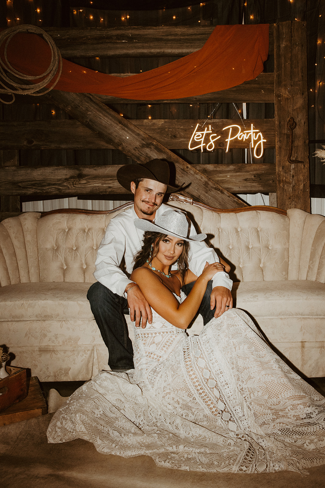 Bohemian Western Wedding In Montana - tawneebreephoto.com