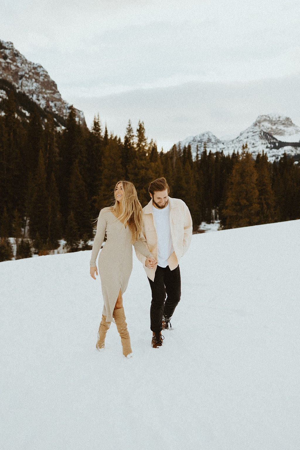 An Intimate Bozeman Montana Winter Engagement Session - tawneebreephoto.com